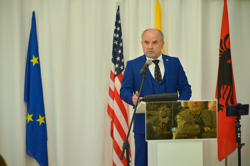 Shpëtim Axhami rizgjidhet kryetar i Partisë Lëvizja e Legalitetit ...