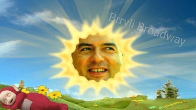 Bylykbashi tallet me Bashën/ Sa herë ai premton të ardhmen, e ardhmja ...