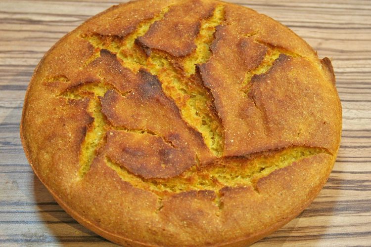 Si bëhet buka e misrit ? Receta e thjeshtë e përgatitjes së bukës së ...