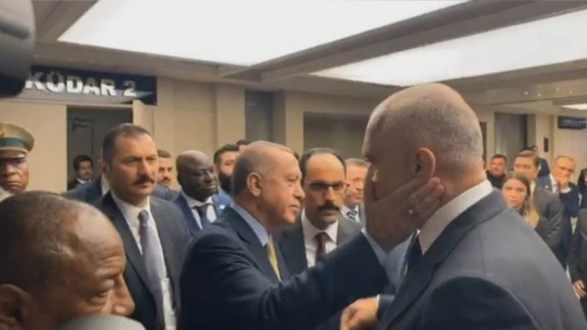 Rama i beson zëdhënësit ‘ministrinë e propagandës’, Endri Fuga në krye ...