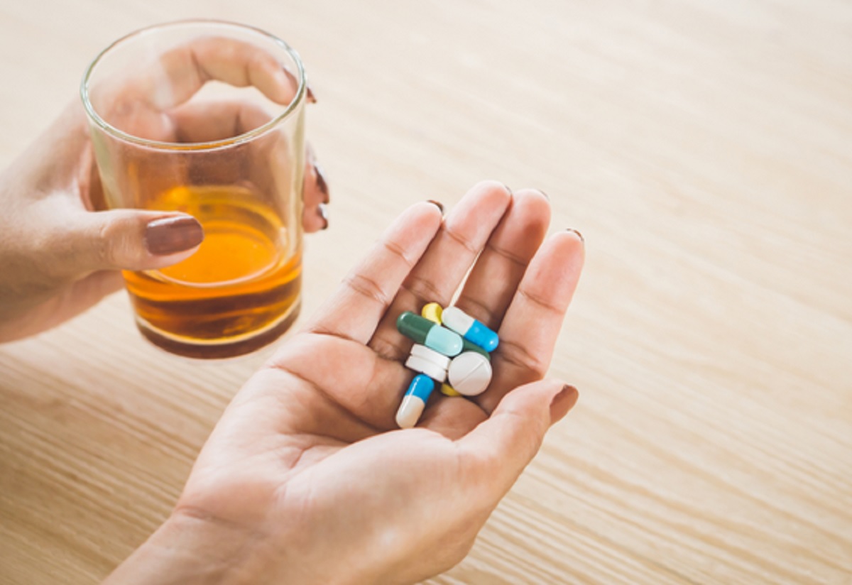 A mund të konsumohen bashkë alkoli dhe ilaçet? – Podiumi Lajmet më të ...