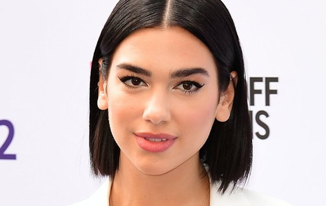Dua Lipa një prej artisteve më të pasura në Britaninë e Madhe – Podiumi ...