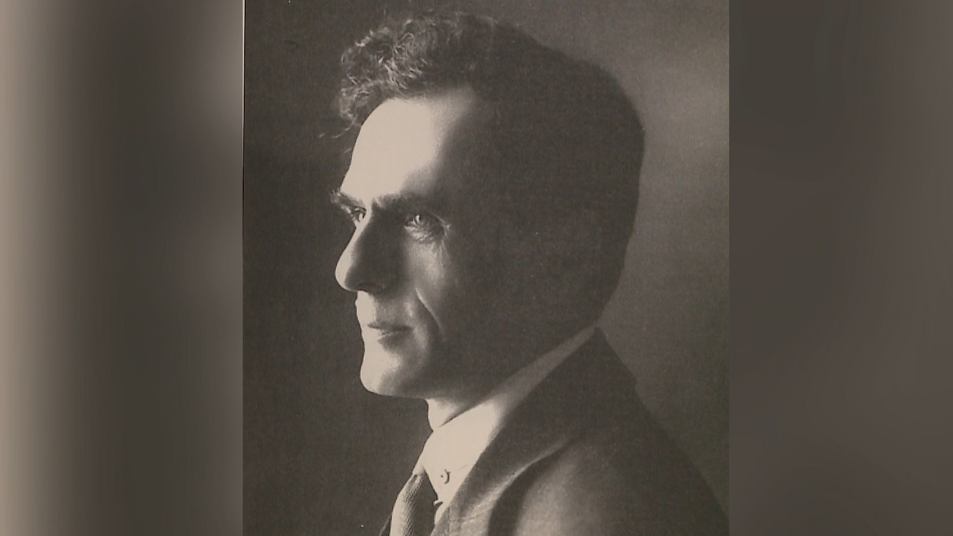 Mid’hat Frashëri dhe historitë e tij të dashurisë – Podiumi Lajmet më ...