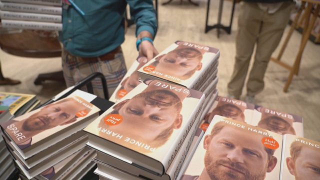 Libri “Spare” i Princit Harry, më i shituri në Mbretërinë e Bashkuar ...
