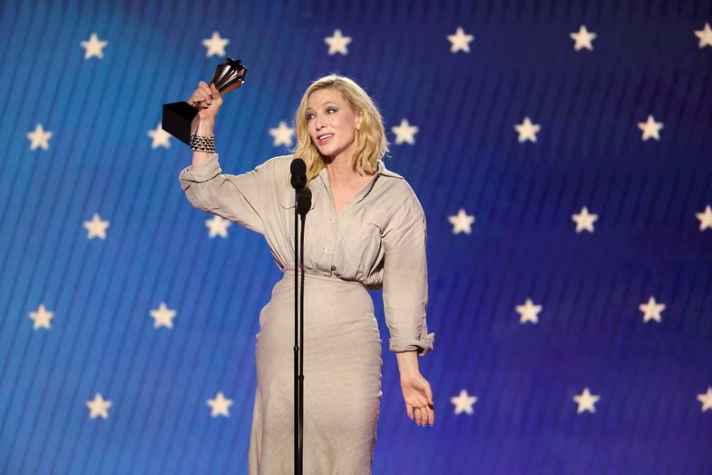 Critics Choice Awards 2023: Ja filmat dhe serialet më të vlerësuar ...