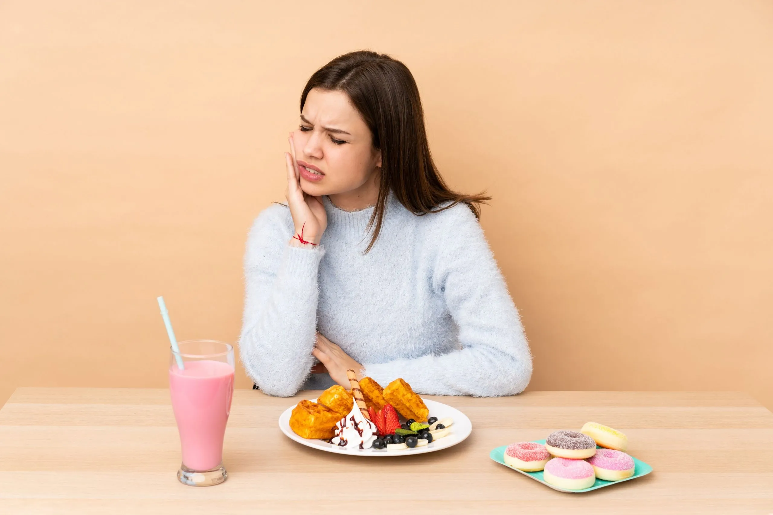 Ushqimet që dëmtojnë dhëmbët – Podiumi Lajmet më të fundit në Shqipëri