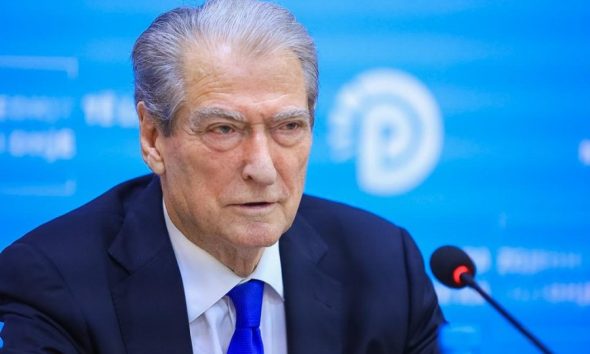 Tastiera shqip /Si të shkruajmë shkronjat e gjuhës shqipe “ë”, “Ë”, “ç ...