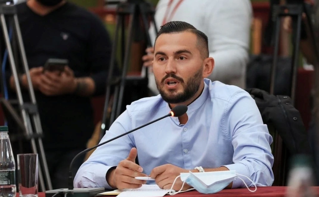 Gazetari Osman Stafa nxjerr emrat/ Ja kush i vodhi të dhënat nga TIMS ...