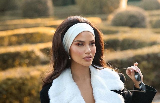 Foto - Endi Demneri shkëlqen në Itali, krah ikonave të markave ...