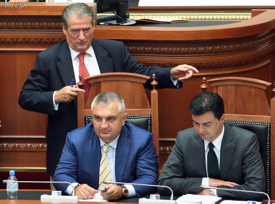 Opozita peng i problemeve personale të Berishës, luhatjeve mendore të ...