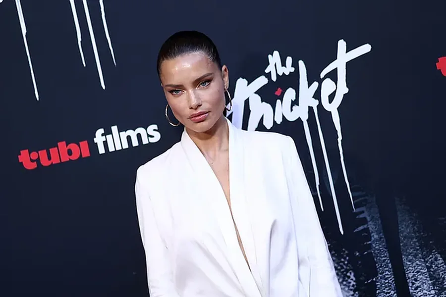 Një ditë në tryezën e Adriana Lima: çfarë ha supermodelja? – Podiumi ...