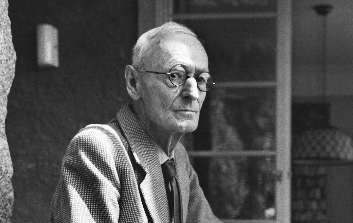 Hermann Hesse: Lotët janë shkrirja e akullit të shpirtit – Podiumi ...