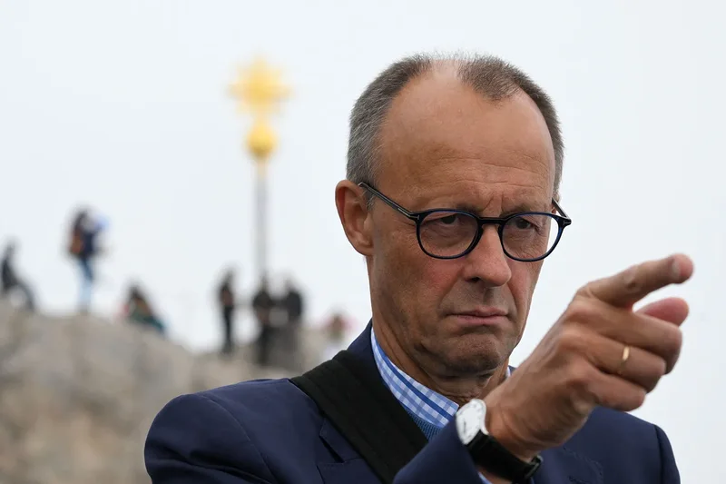Merkel nuk e pëlqeu kurrë: Kush është Friedrich Merz, që do drejtojë ... Merkel nuk e pëlqeu kurrë: Kush është Friedrich Merz, që do drejtojë ...