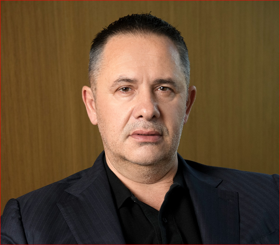 Shqiptari i parë në listën e miliarderëve të Forbes. Ja sa është ...