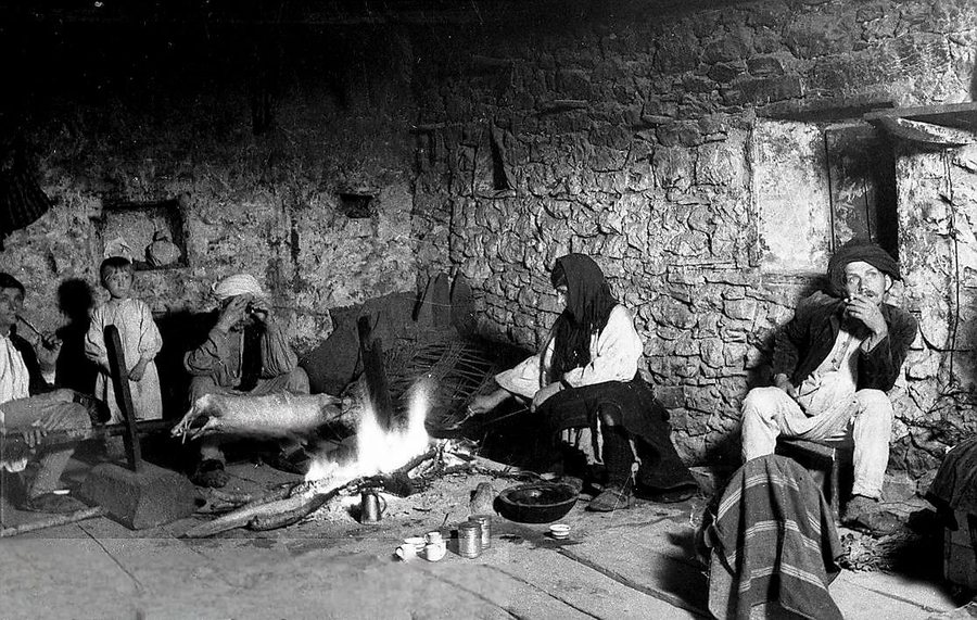 HISTORIA E NJЁ FOTOJE/ Realiteti malësor: Shtëpia e Nik Gjonit,1938 ...