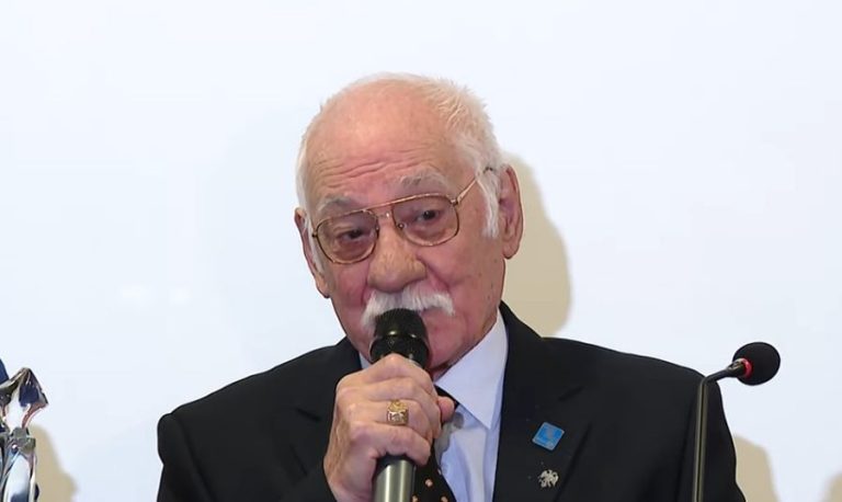 Tastiera shqip /Si të shkruajmë shkronjat e gjuhës shqipe “ë”, “Ë”, “ç ...